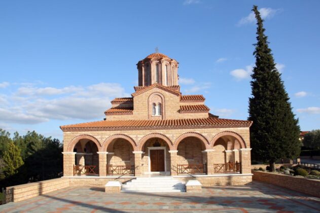 Παίσιος – Τάφος: Ο Τάφος του Αγίου Παϊσίου. Μοναστήρι Σουρωτή ...